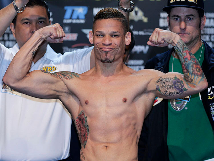 Out boxer Orlando Cruz fighting to win world title and change ...