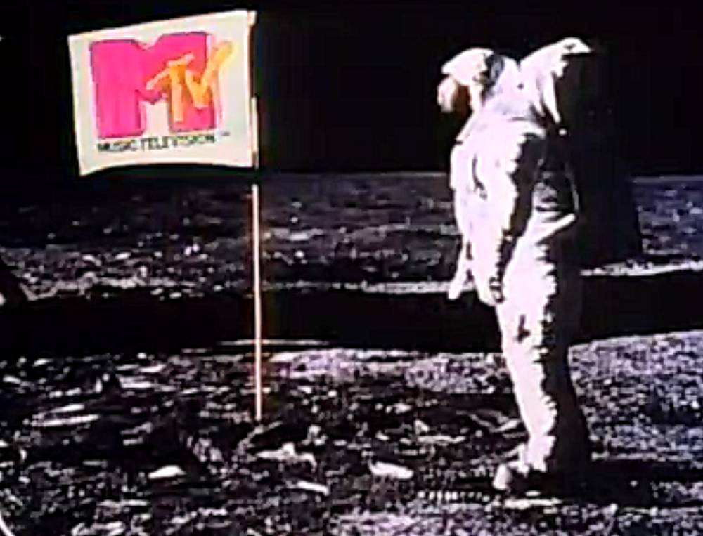 MTV's VMA 'moonman' trophy is getting a gender-neutral update - LGBTQ ...