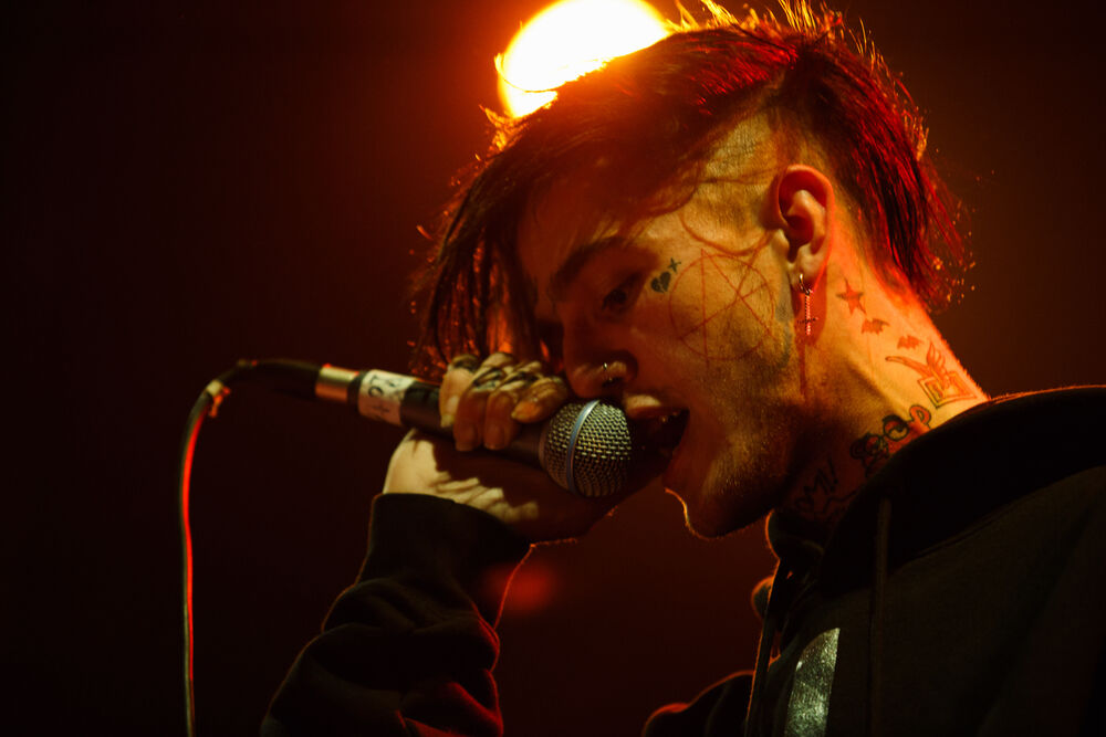 Newly out bisexual rapper Lil Peep dies of drug overdose - LGBTQ Nation