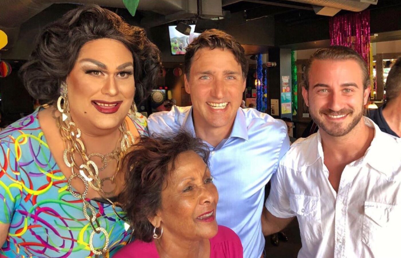 Justin Trudeau popped into a gay bar to have a beer & say hello - LGBTQ ...