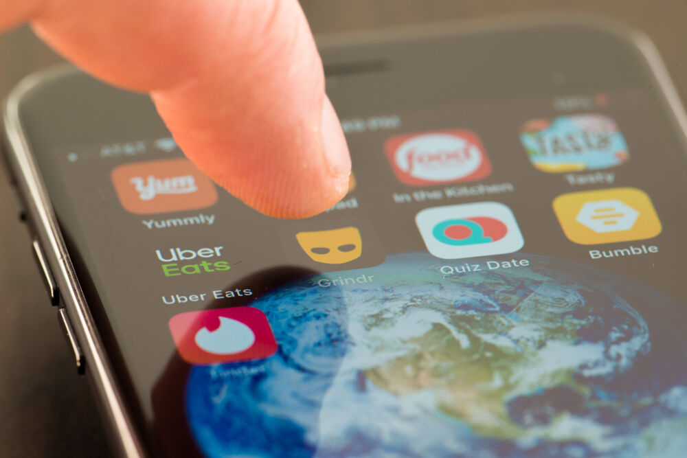 These two traits can lead to an addiction to dating apps - LGBTQ Nation