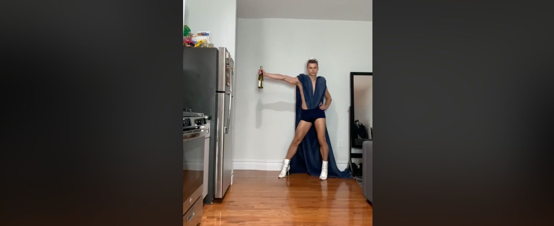 This is how a proper queen goes to the fridge for a snack during ...