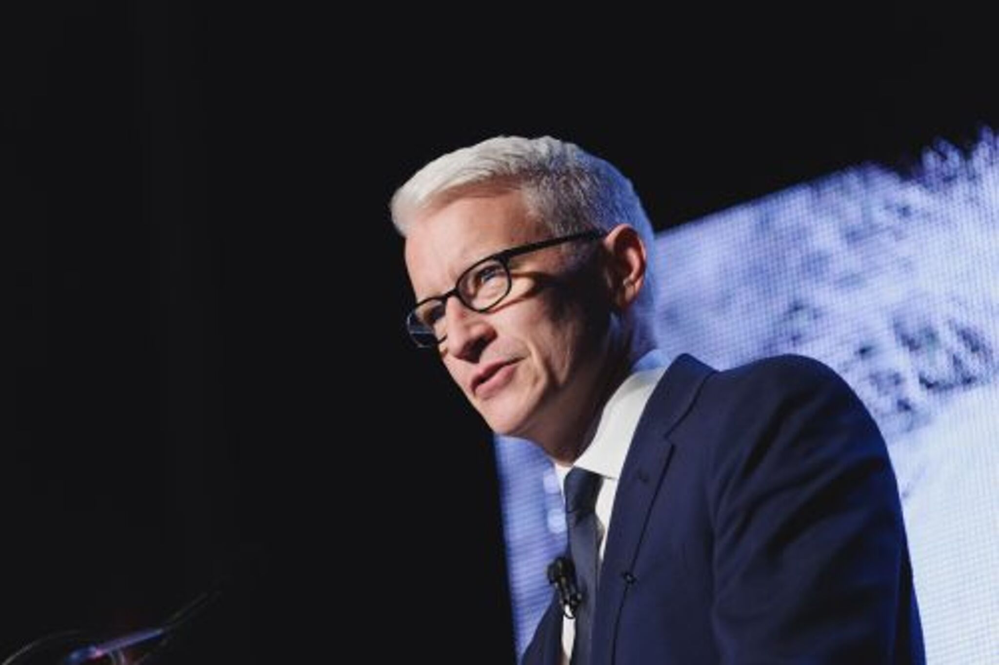 These 20 LGBTQ+ news anchors & journalists are changing our worldviews ...