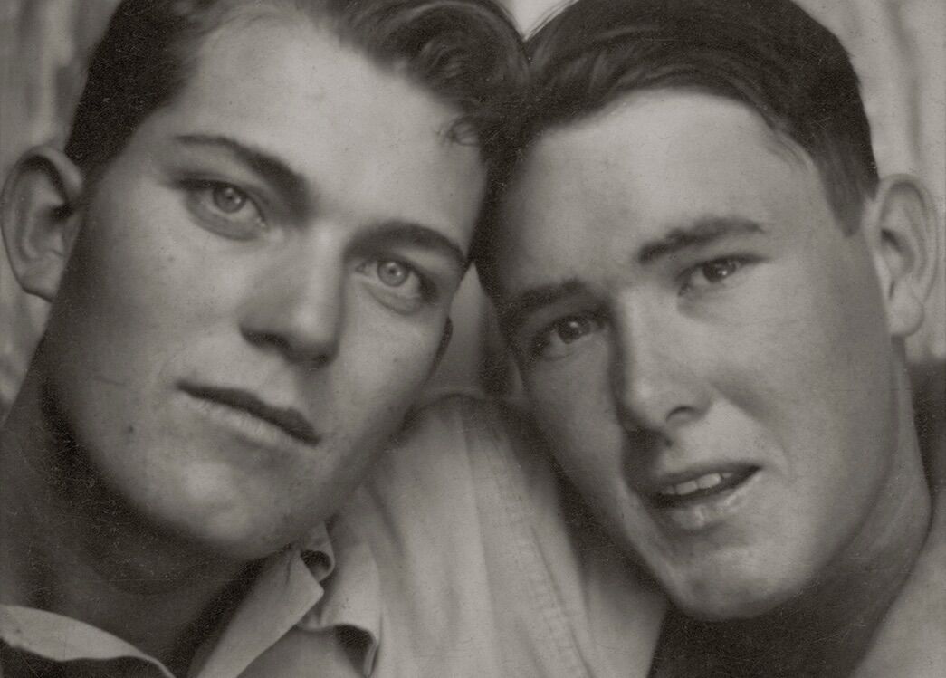 Historical photos of men in love: The photo booth as a safe space ...