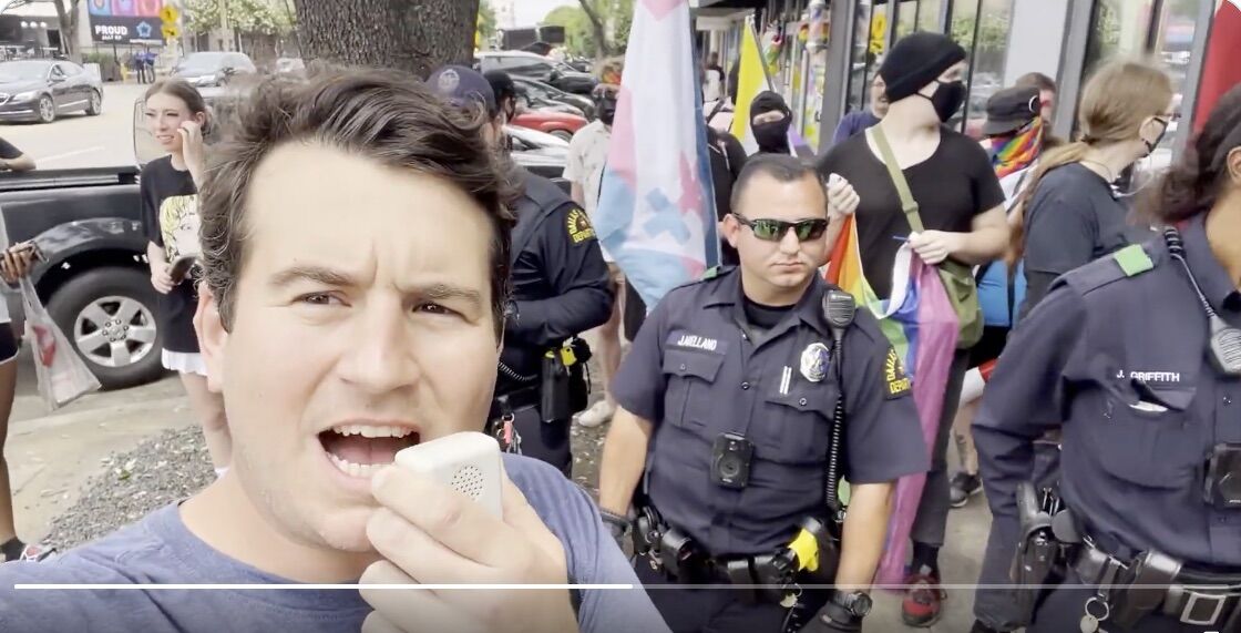 "Christofascists" scream obscenities at kids outside of Pride month ...