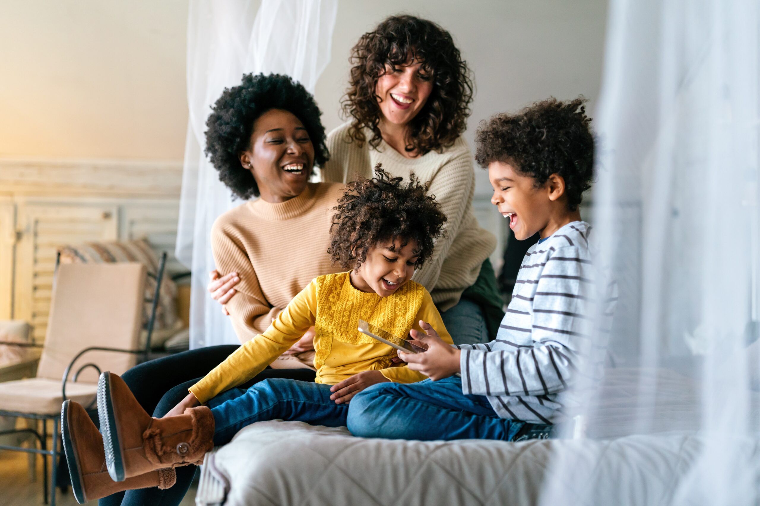 Science proves LGBTQ+ parents raise better adjusted kids - LGBTQ Nation