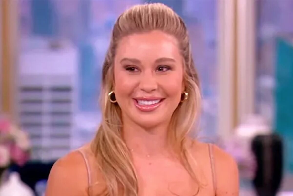 Bachelorette Star Gabby Windey Comes Out Lgbtq Nation