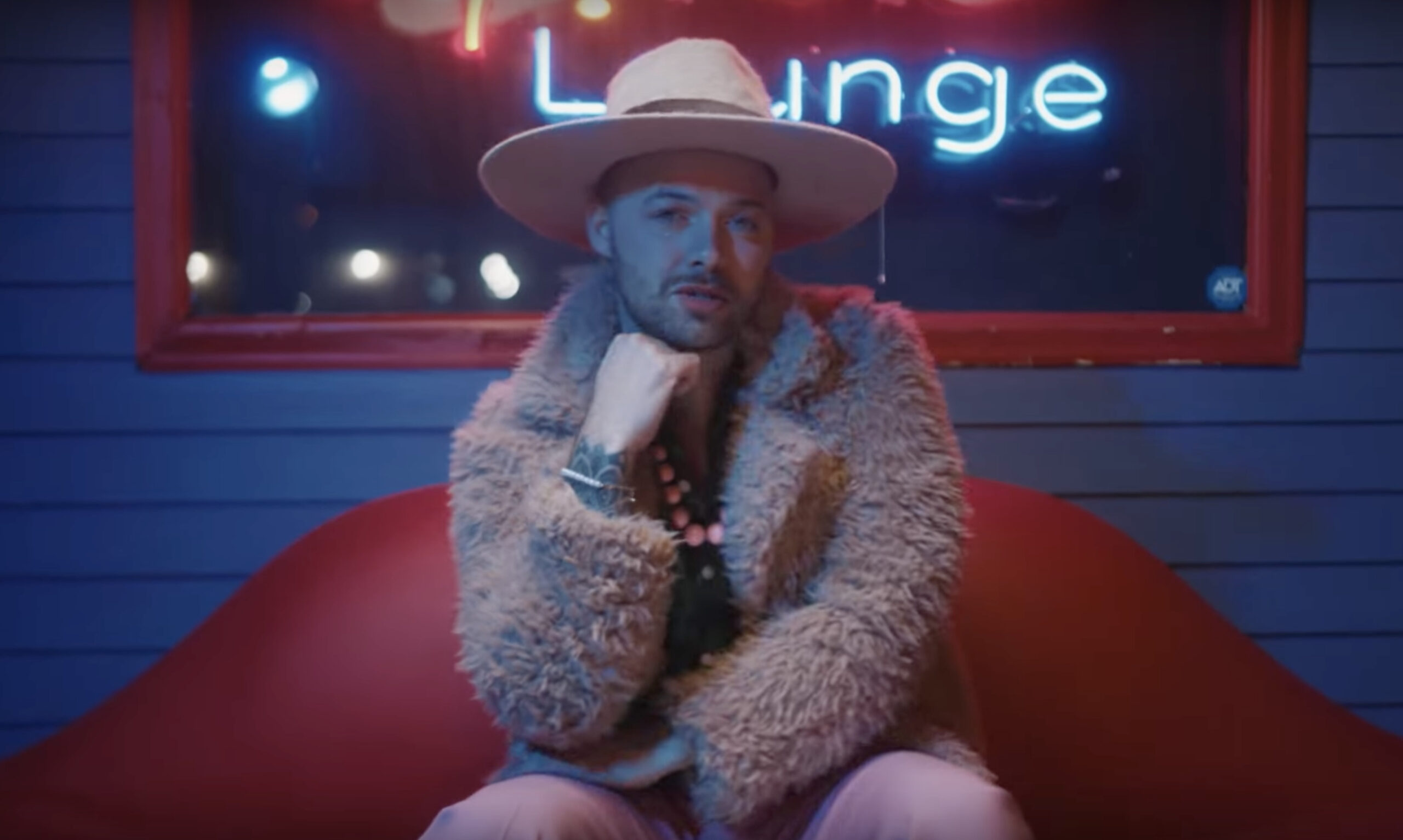 Out country singer Adam Mac pulls out of Kentucky festival after due to ...
