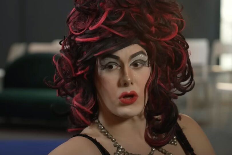 Creep threatens to "cut up" drag queen & throw her into river over kids ...